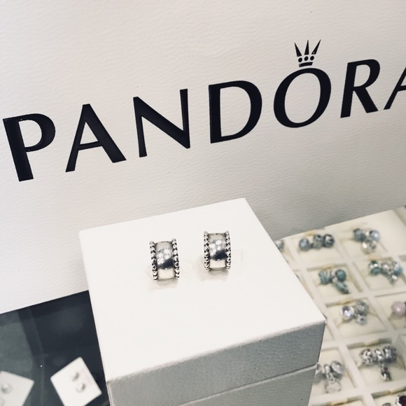 Pandora | Jewelry | Authentic Pandora Beveled Clip Set New | Poshmark